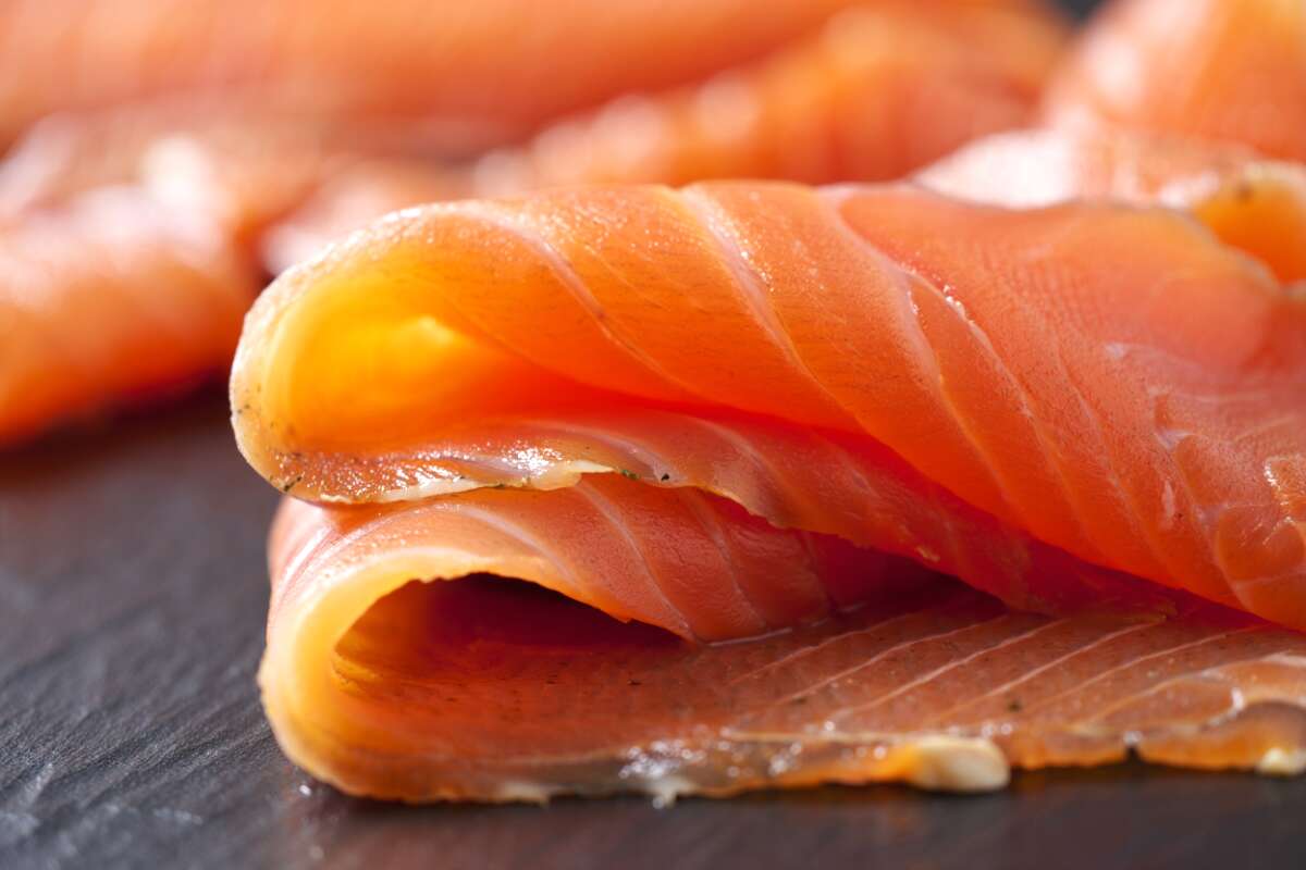 Smoked salmon: pitfalls to avoid and guidelines for making the right choice