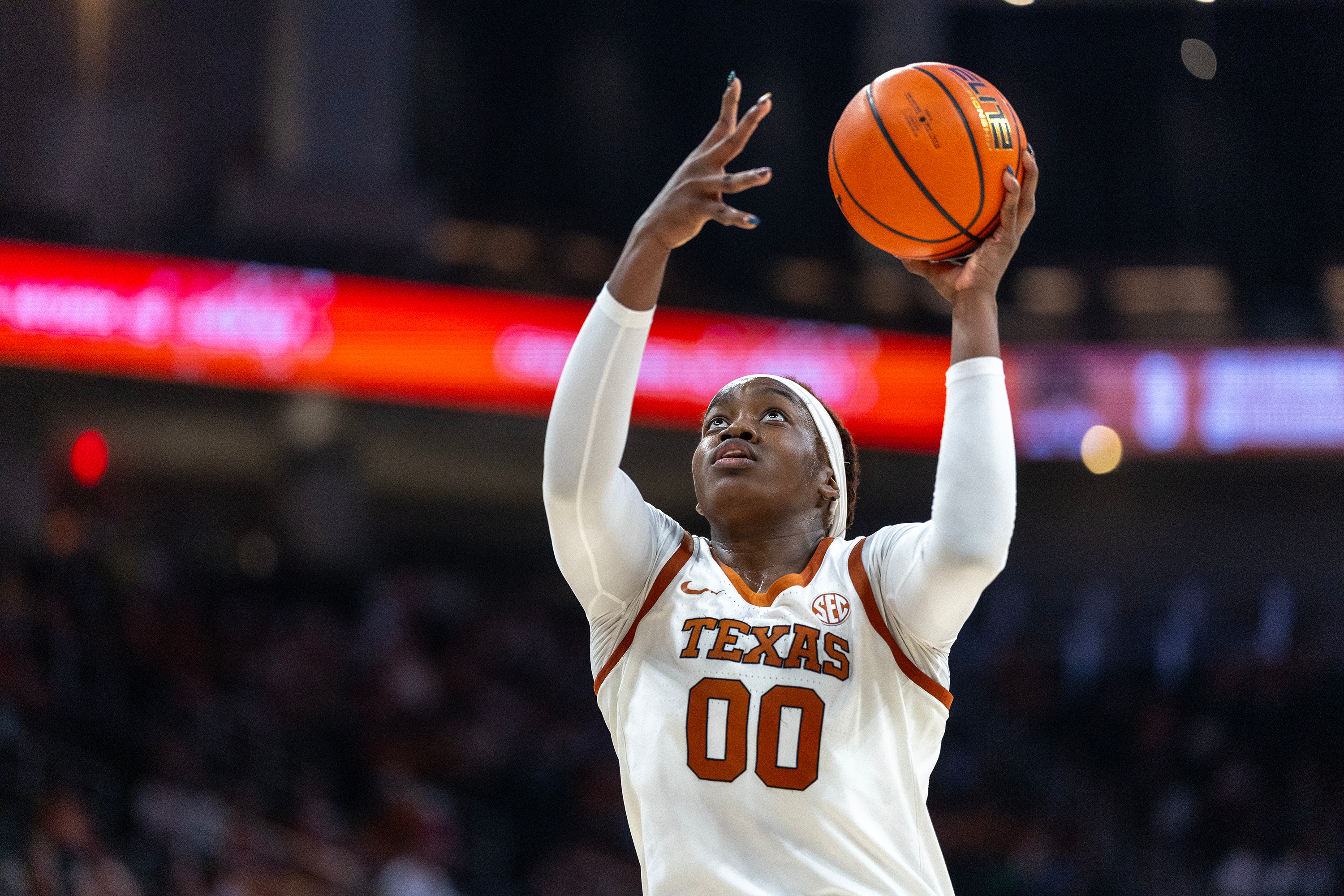 Kyla Oldacre and Madison Booker lead No. 2 Texas over Southeastern ...