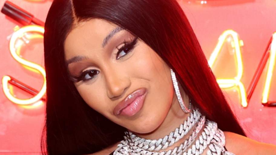 Cardi B ditches bf Stefon Diggs after Patriots win, slaying stunning skirt