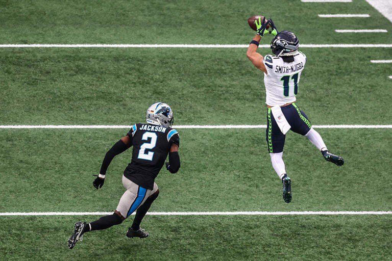 Julian Love, DeMarcus Lawrence takeaways spark Seahawks to 27-10 win at ...