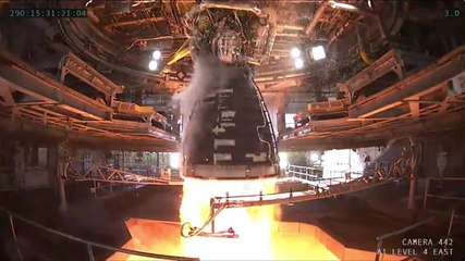 Footage of NASA firing up Artemis moon rocket engine for 550 second test
