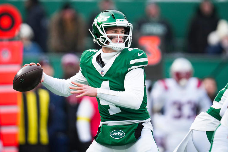Stats indicate Brady Cook has been among worst Jets QBs of all time