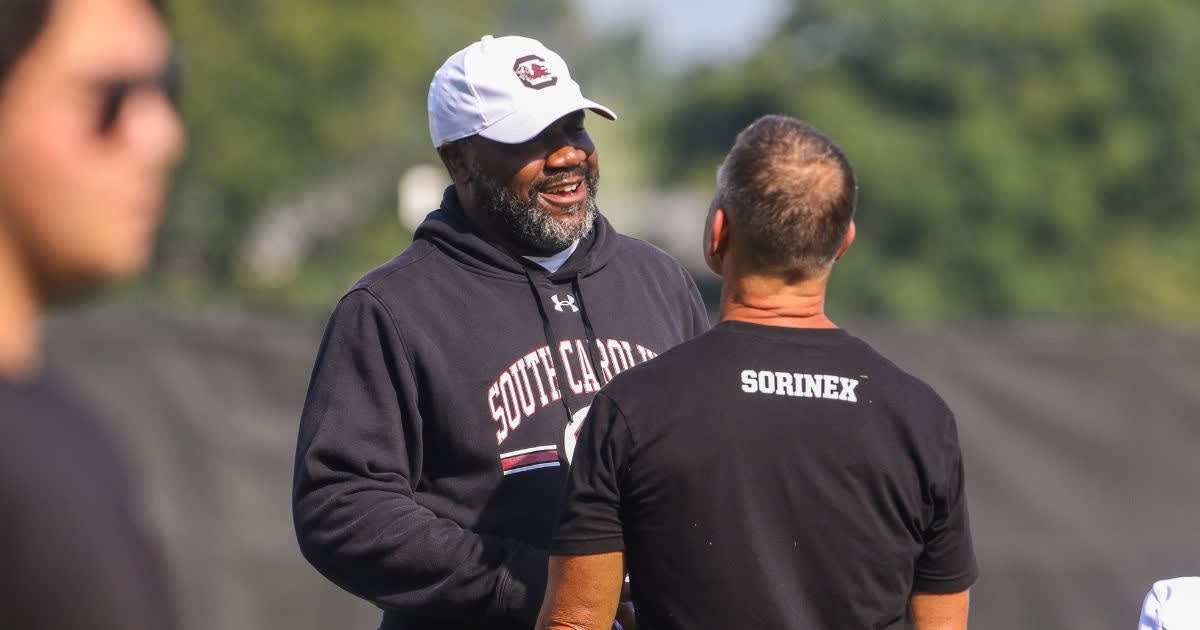 UConn tabs South Carolina’s Marquel Blackwell as quarterbacks coach