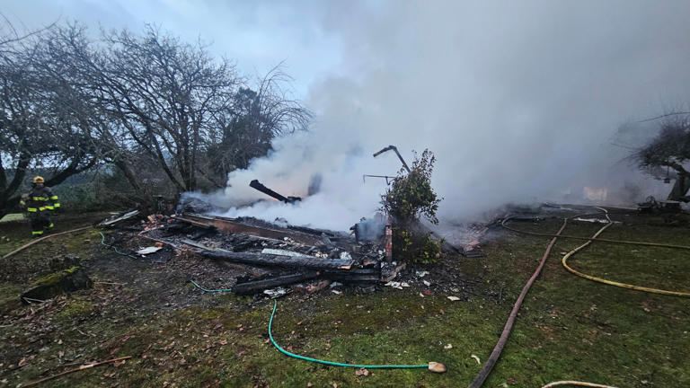 House burns to the ground in Sweet Home