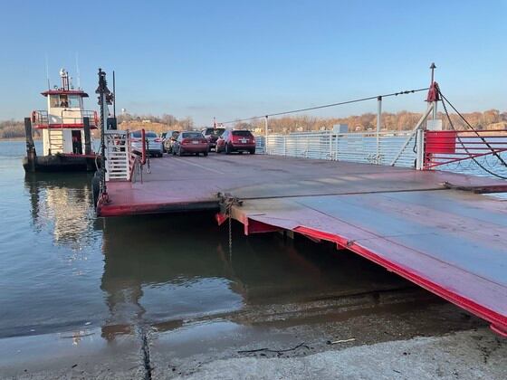Cave-in-Rock Ferry reopens following icy weather