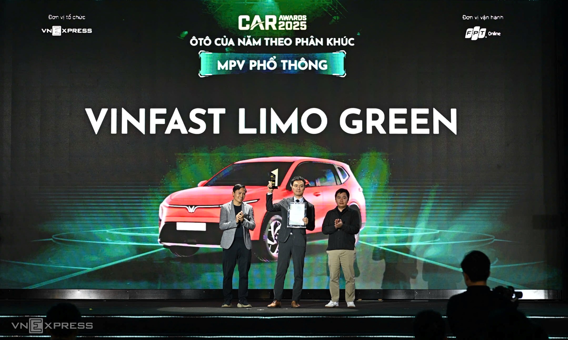 VinFast Limo Green mở xu hướng điện hóa phân khúc MPV