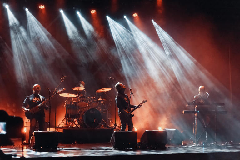 Soporte vital y su isla pérfida: cuando la madurez rescata la música