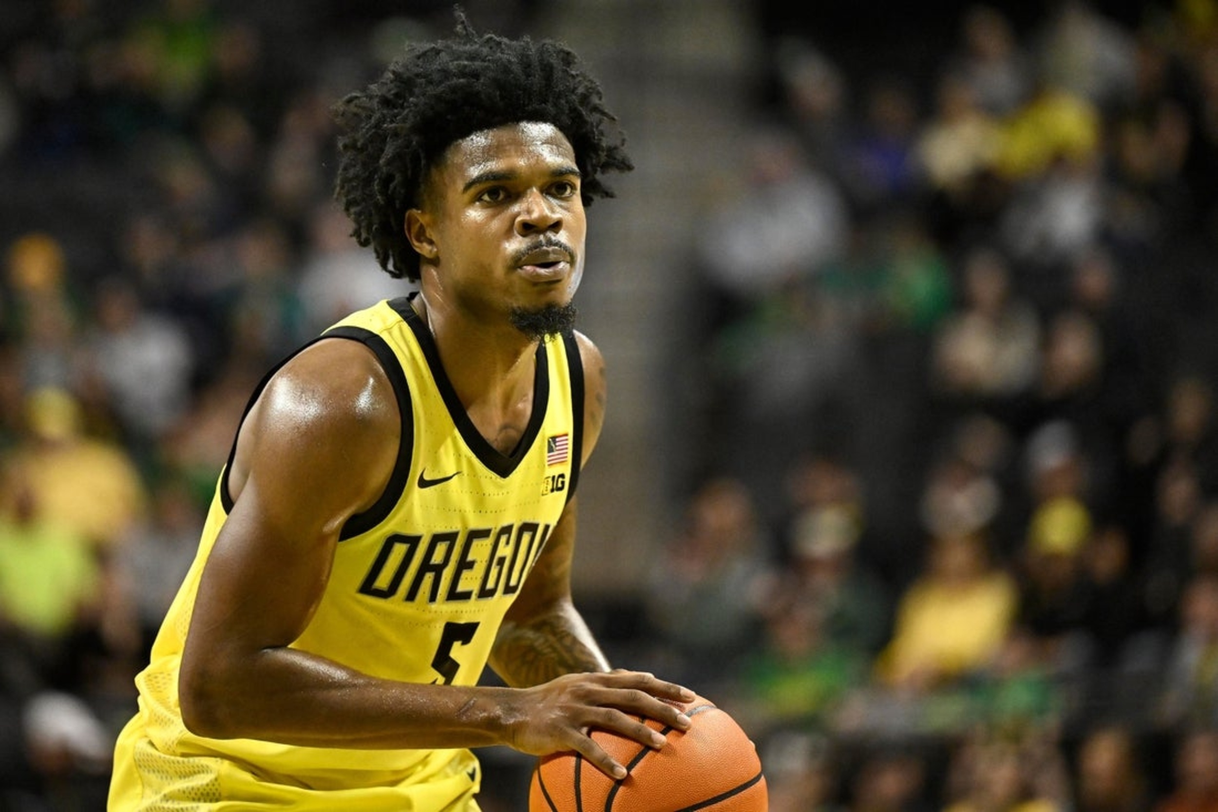 Nate Bittle powers Oregon to convincing win over Omaha