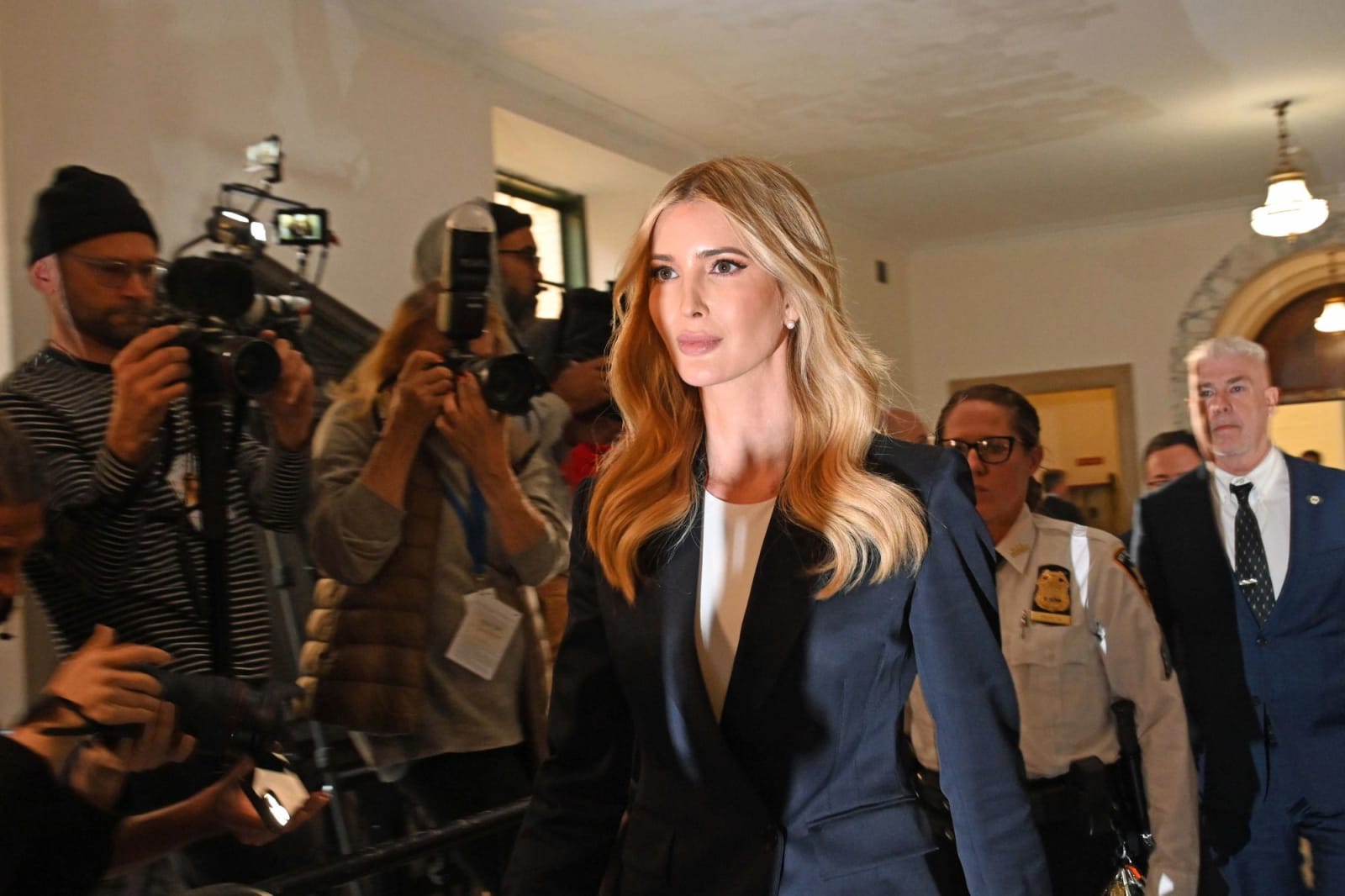 Ivanka Trump thought she was sharing a cute Christmas photo—then ...