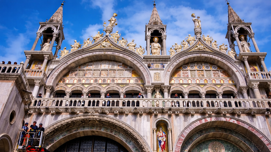 Vad gör Markuskyrkan så speciell i Venedig?