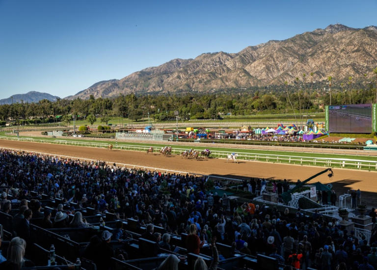 Santa Anita's opening day draws largest crowd since 2016