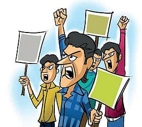 Kin blame partner for woman’s death, stage stir in Telangana