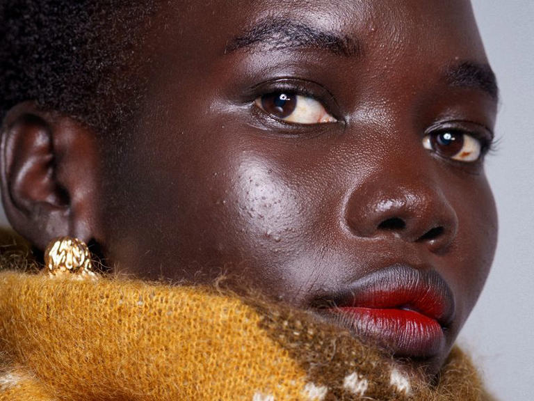 Strick? Tragen wir im Januar 2026 nur noch so – elegant und lässig!