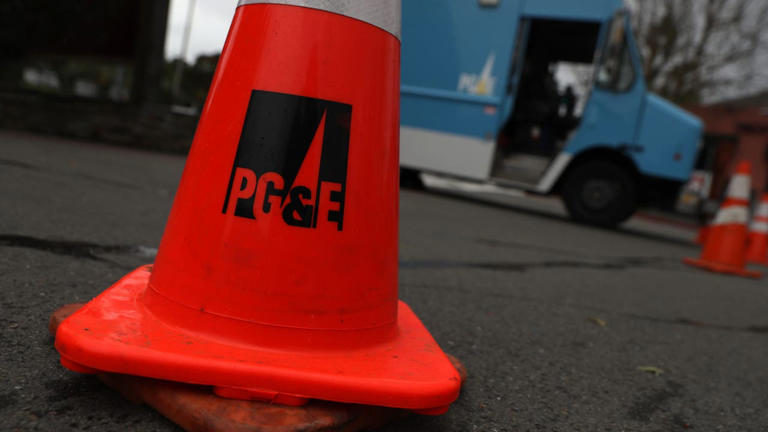 PG&E transformer fire prompts further power outages for thousands of SF ...