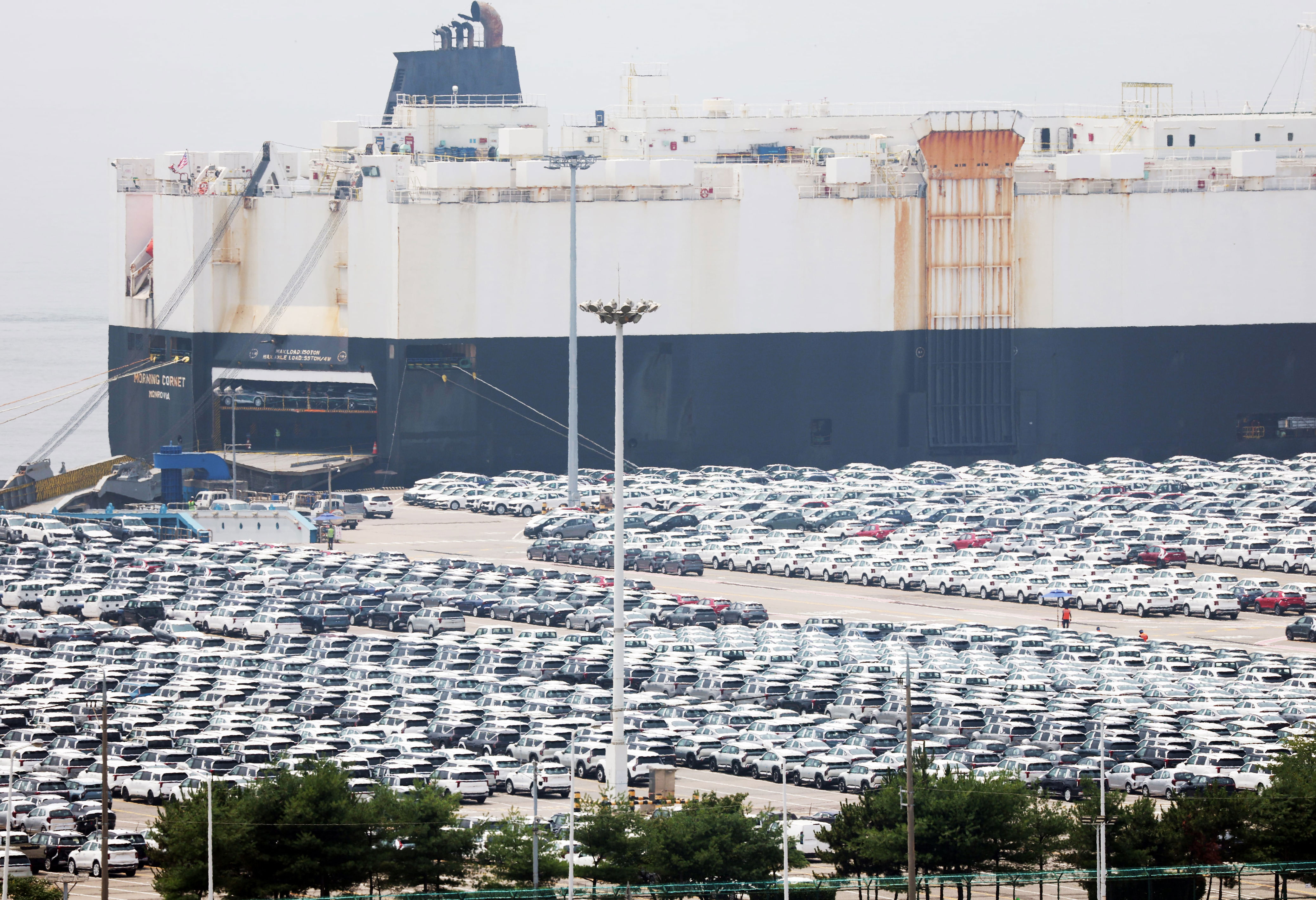 한국 수출 새 역사 썼다... 세계 6번째 7000억달러 달성