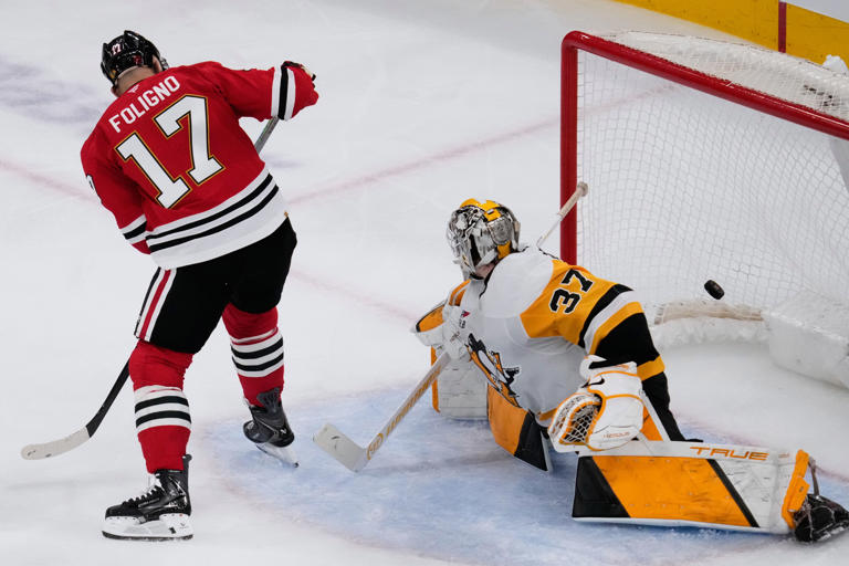 Blackhawks captain Nick Foligno returns with goal against Penguins ...