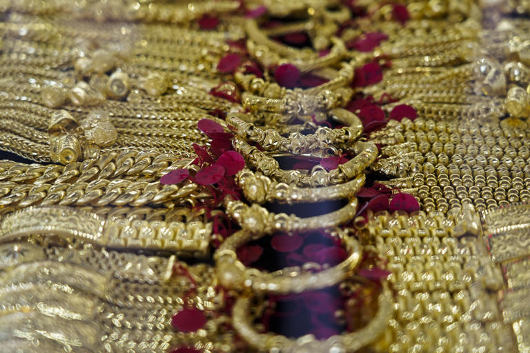 Thailand’s foreign exchange reserves hit record high as gold prices surge