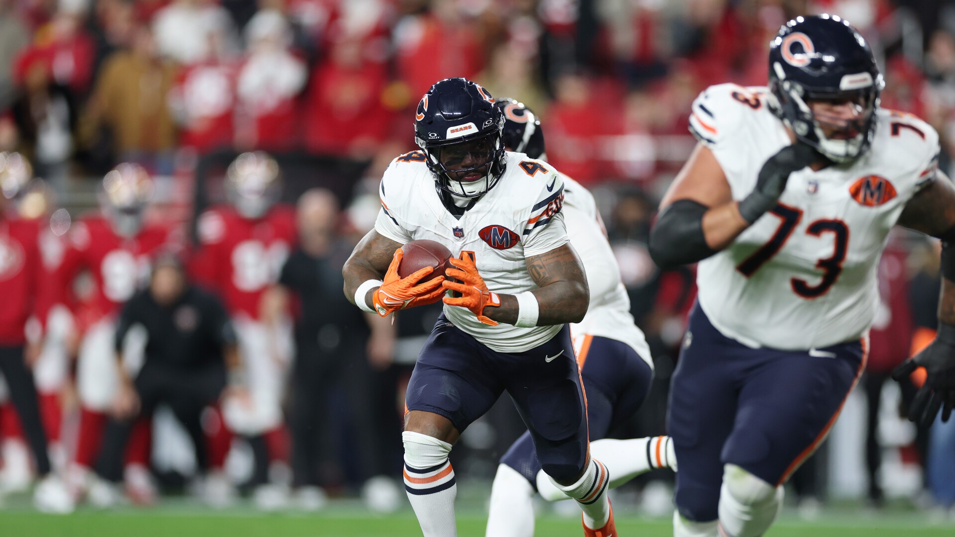 D'Andre Swift 22-yard touchdown ties Bears-49ers at 35-35