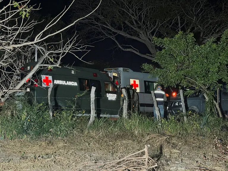 At least 13 killed, 98 injured after train derails in Mexico