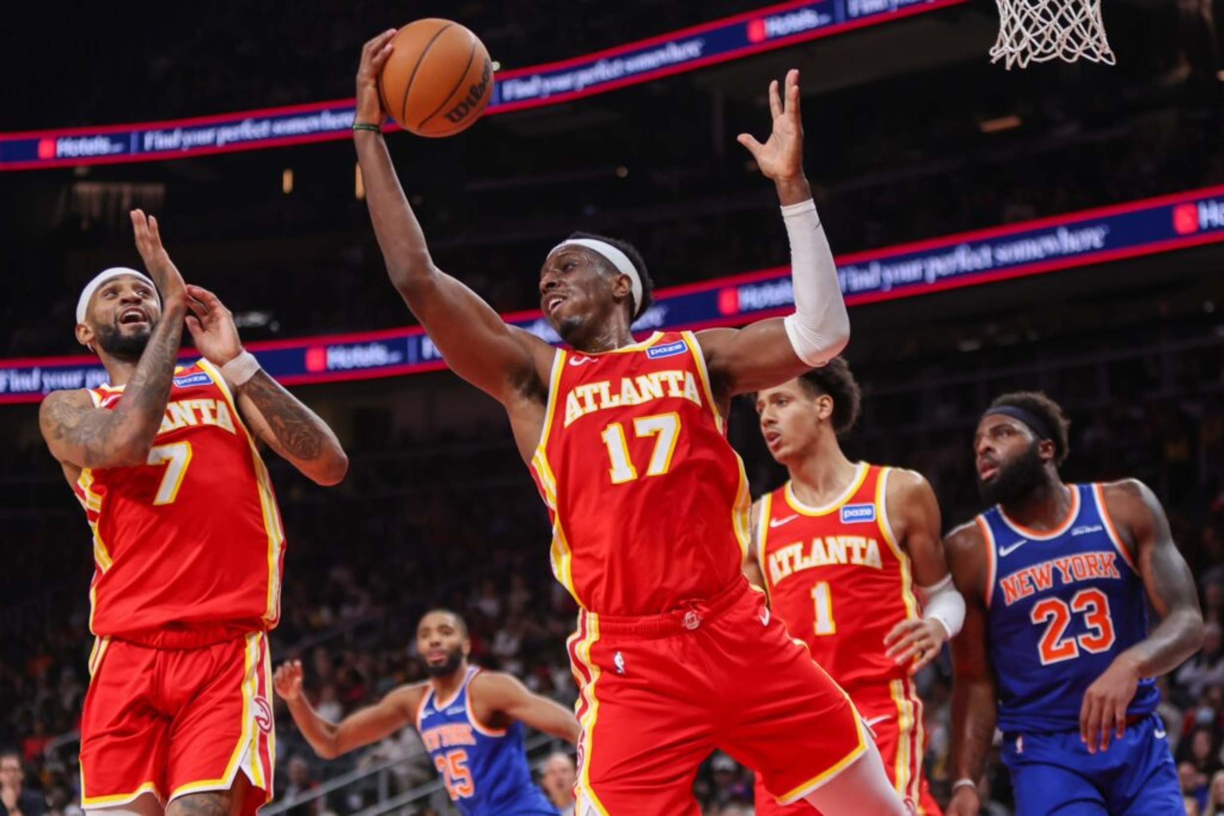 2 glaring issues during the Hawks’ 6-game losing streak