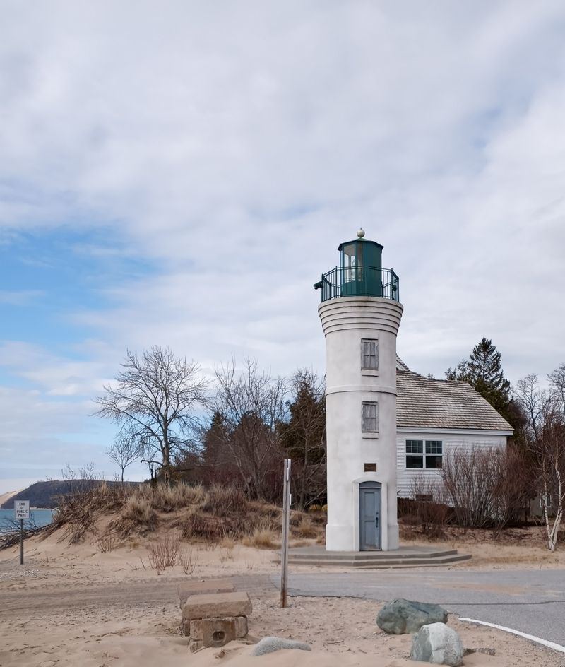 10 Michigan small towns surrounded by scenic nature