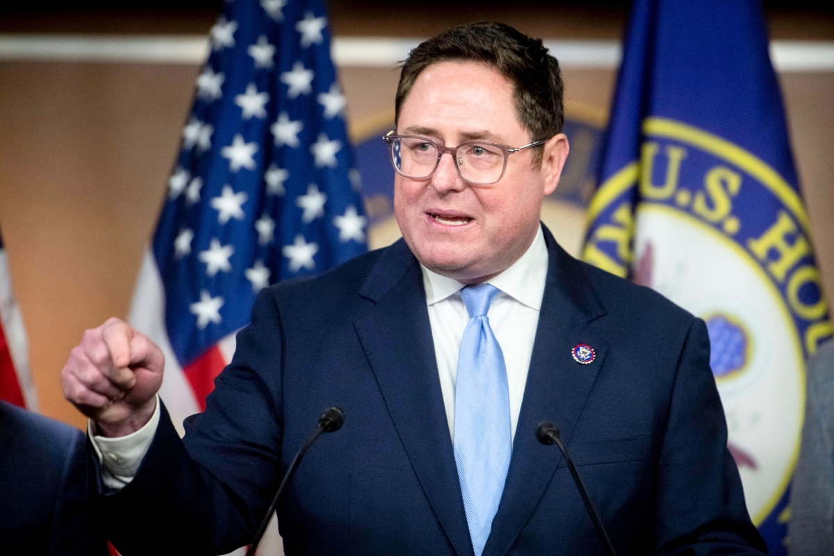 Nebraska Republican faces angry reactions at heated town hall event ...