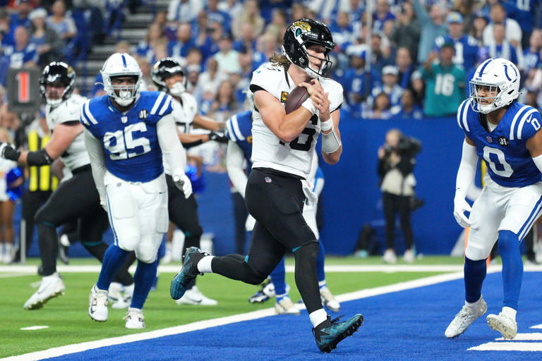 Trevor Lawrence runs for 2 scores as Jaguars close in on AFC South ...