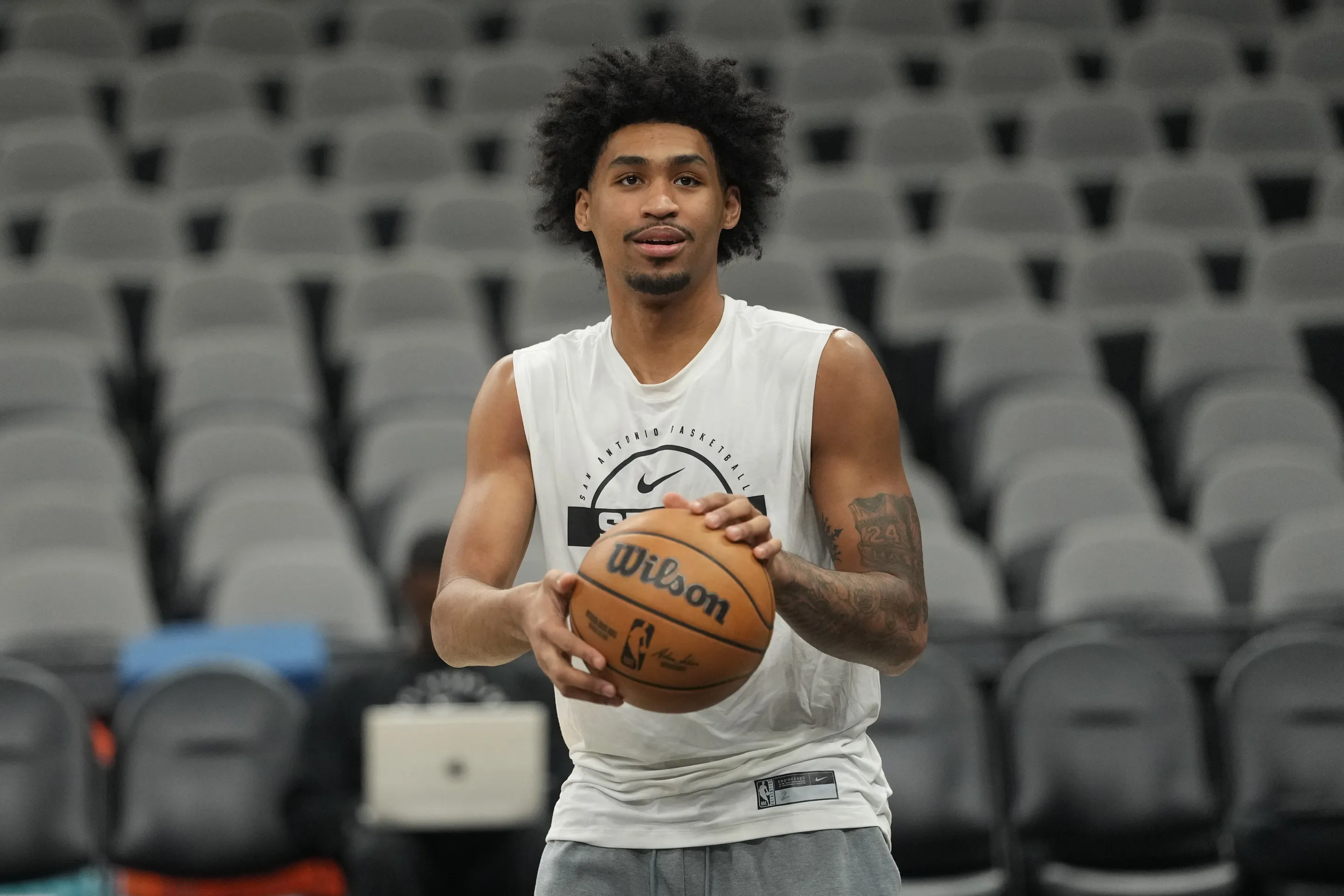 Harper’s poster dunk lights up Spurs loss to Jazz