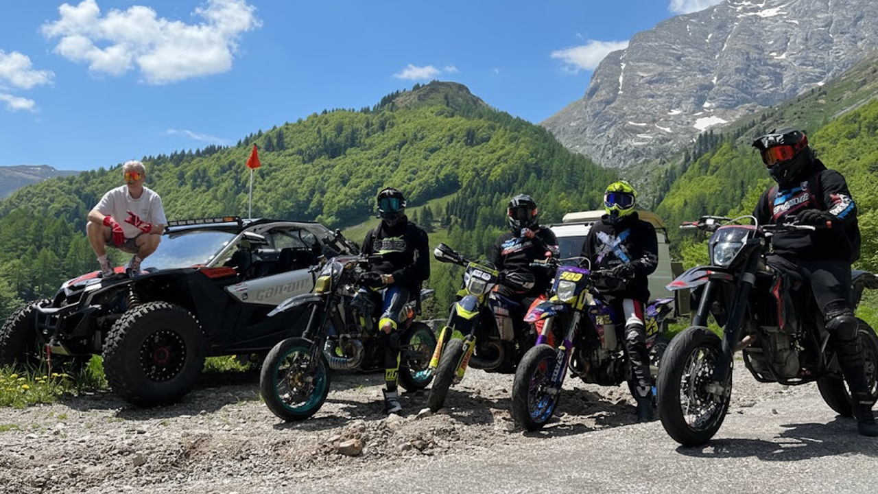 Wild Can Am ride with supercar action