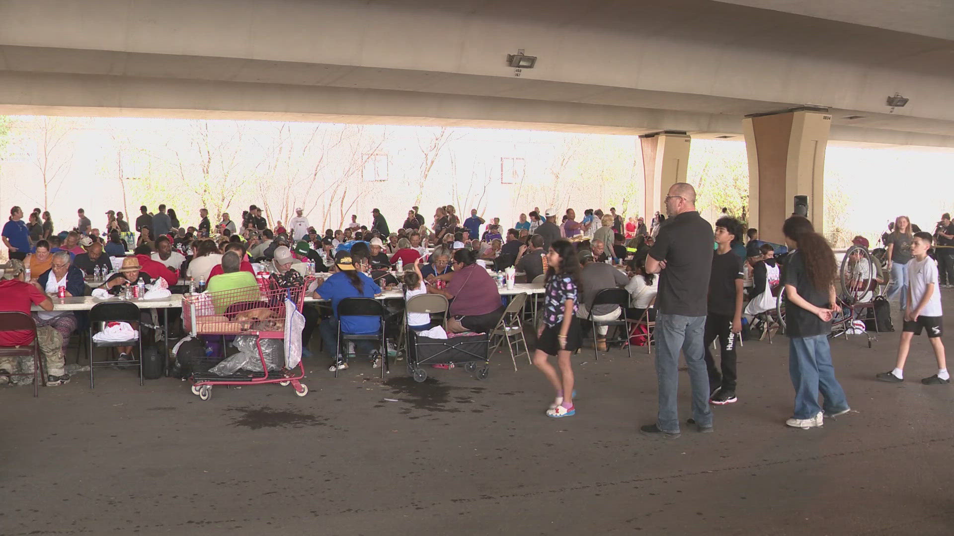 San Antonio ministry hosts Christmas backpack giveaway, serves meals to ...