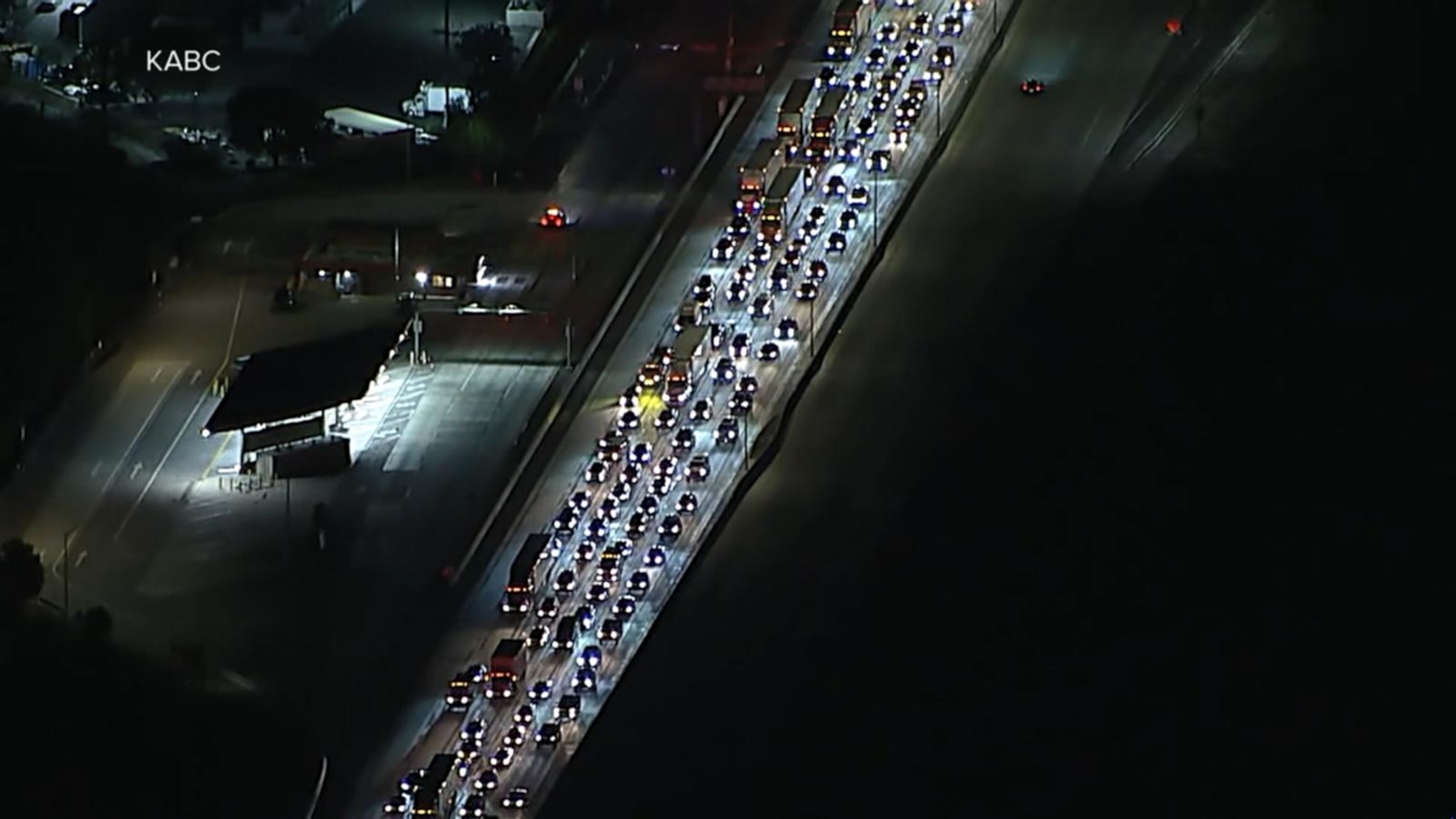 Ice, freezing rain for Northeast as blizzard conditions slam Midwest