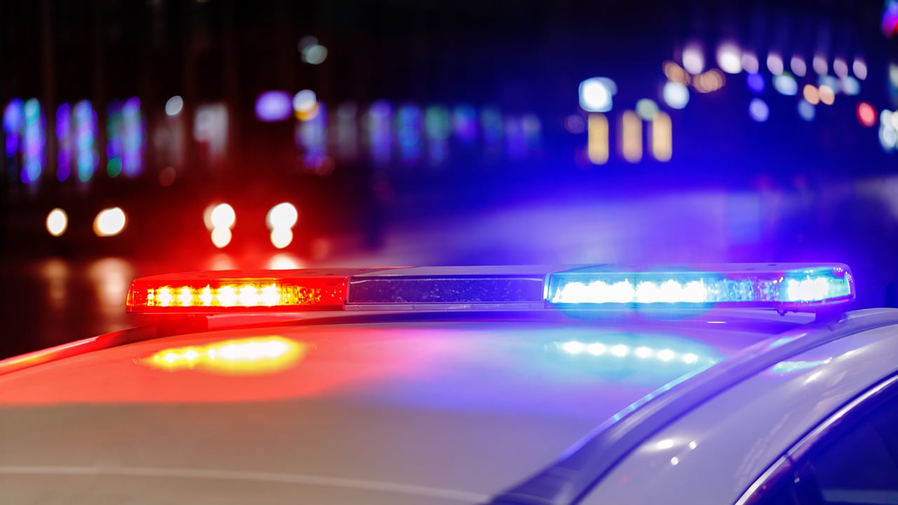 Man dies while holding gun in front of Vancouver officers during dispute