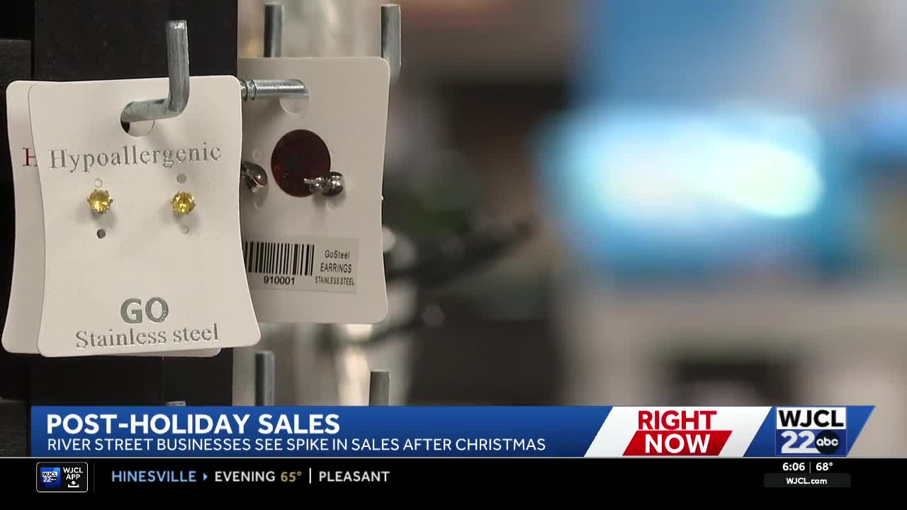 River Street shops see boost in post-holiday sales