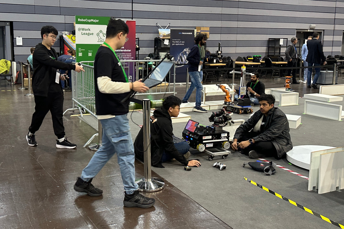 Öl-Grätsche und Kupfer-Flanken: RoboCup German Open offiziell eröffnet