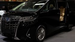 Toyota Voxy, Alphard, dan Vellfire: MPV mewah yang menawarkan ...