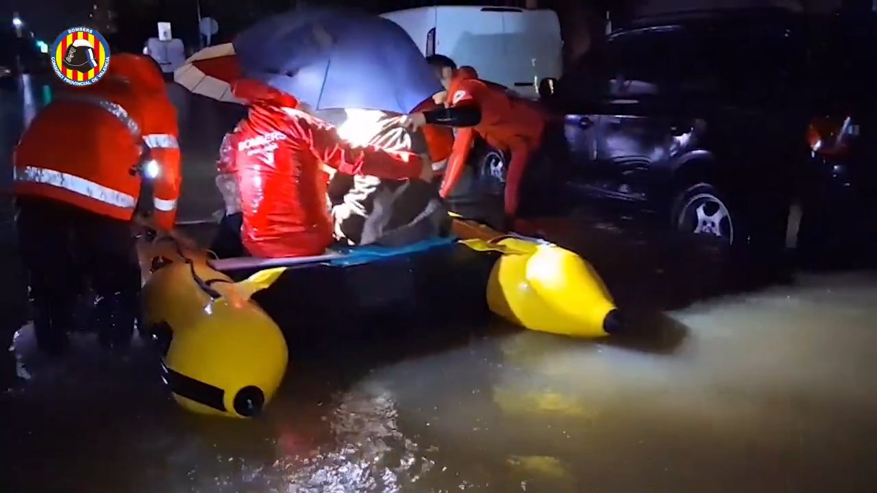 Residents evacuated amid severe flooding in Spain