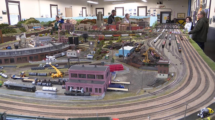 Hudson Model Railroad Club showcases 40-year-old model layout at winter ...