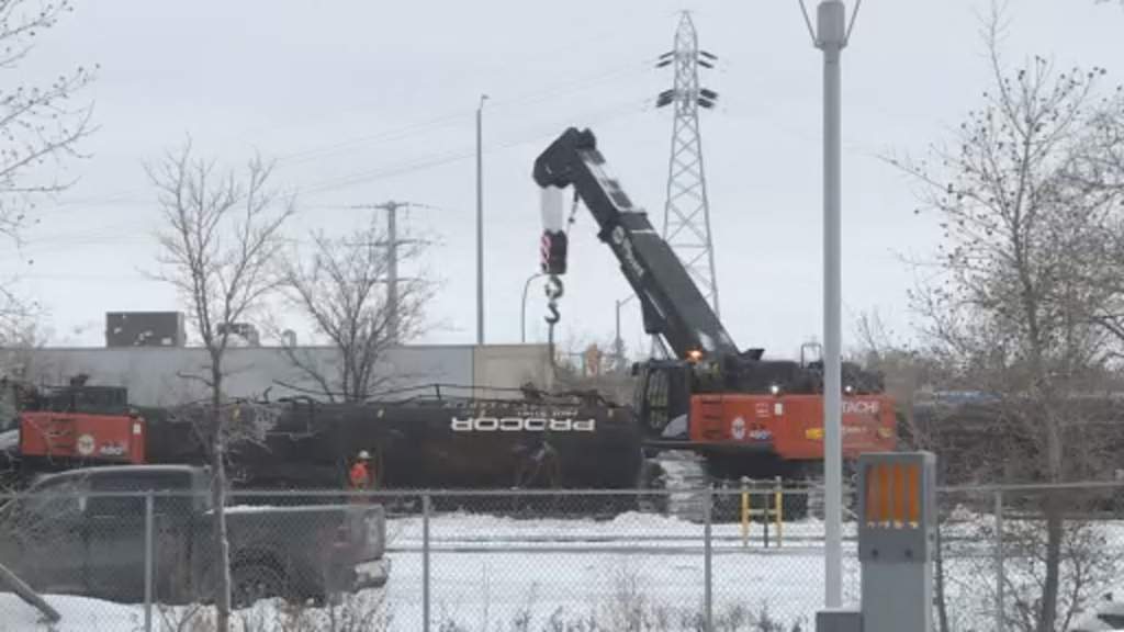 CN Rail says no threat to safety after train derails in Winnipeg