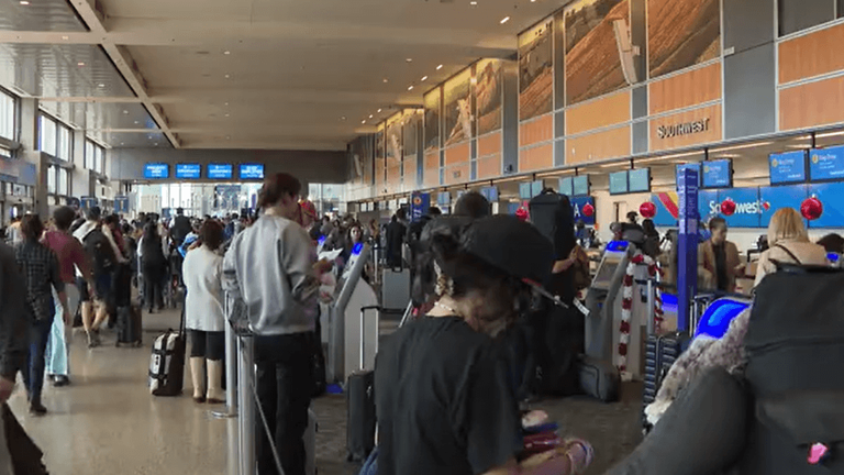 Austin airport sees heavy holiday travel rush