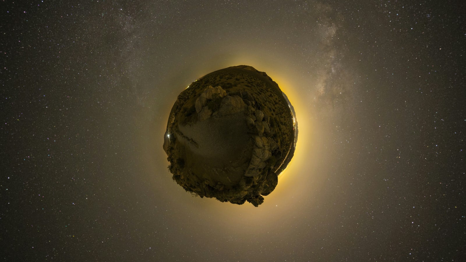 Comet 3I/ATLAS fires eerie radio signals into space: NASA reinforces ...