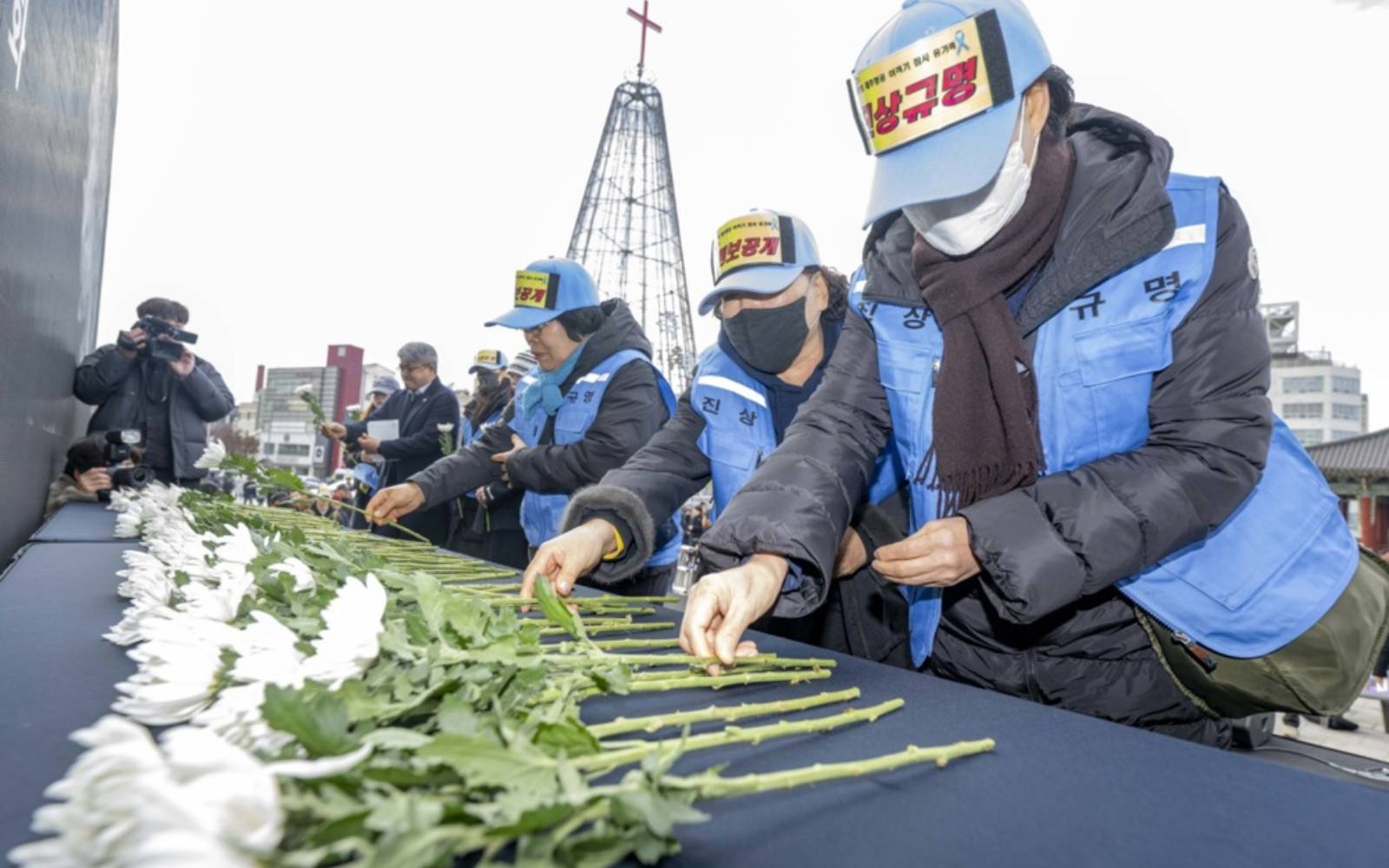 S Korea’s president apologises over Jeju Air crash, vows credible probe