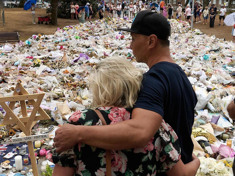 'Concerned': Brutal call on Bondi probe plan