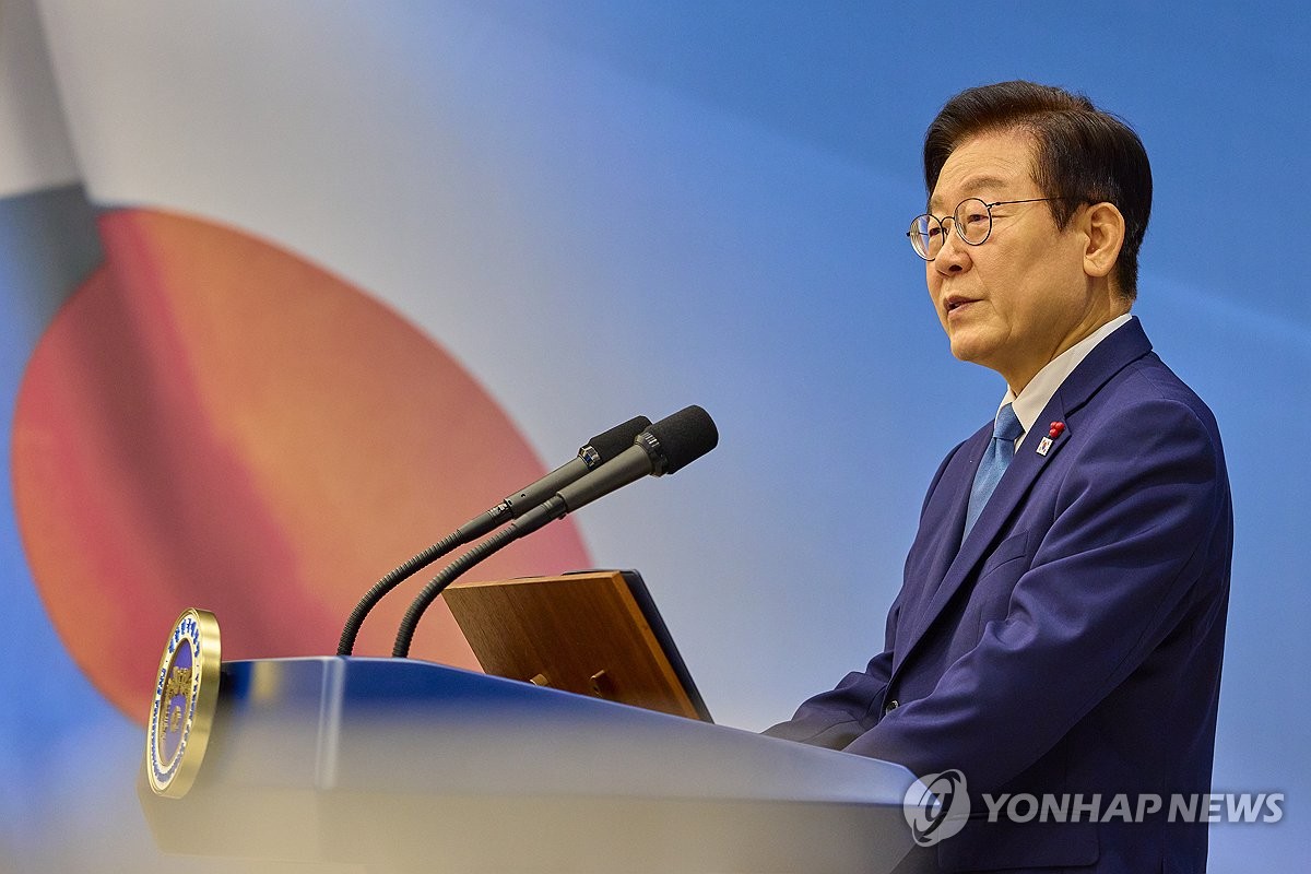 Lee offers deep apologies over Jeju Air crash, vows credible probe
