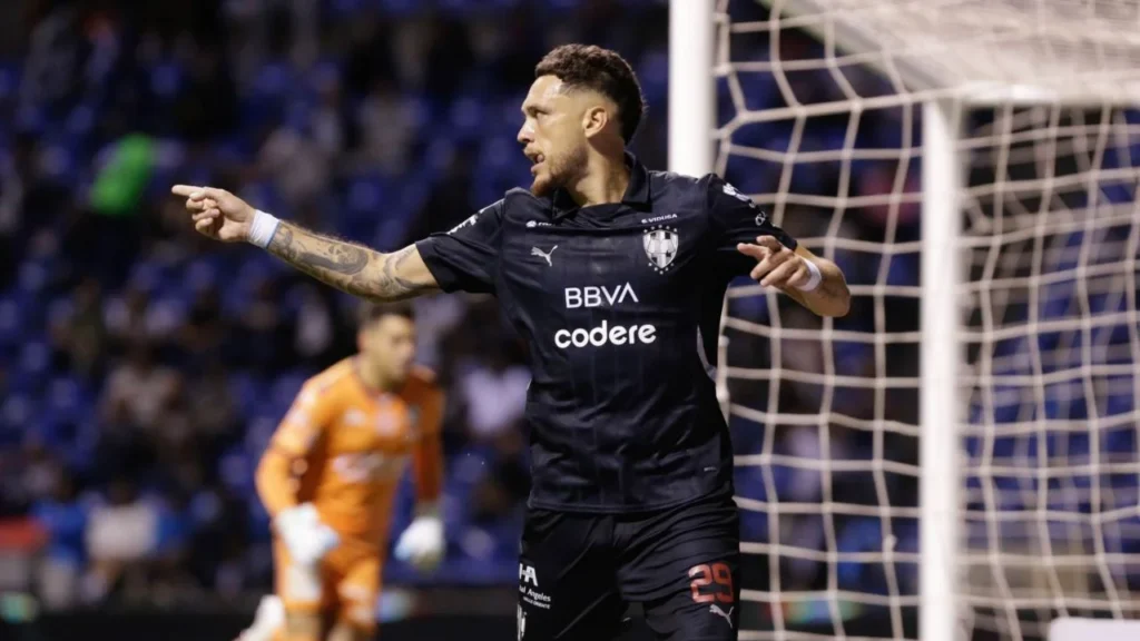 Lucas Ocampos sufre parálisis facial y se perderá pretemporada