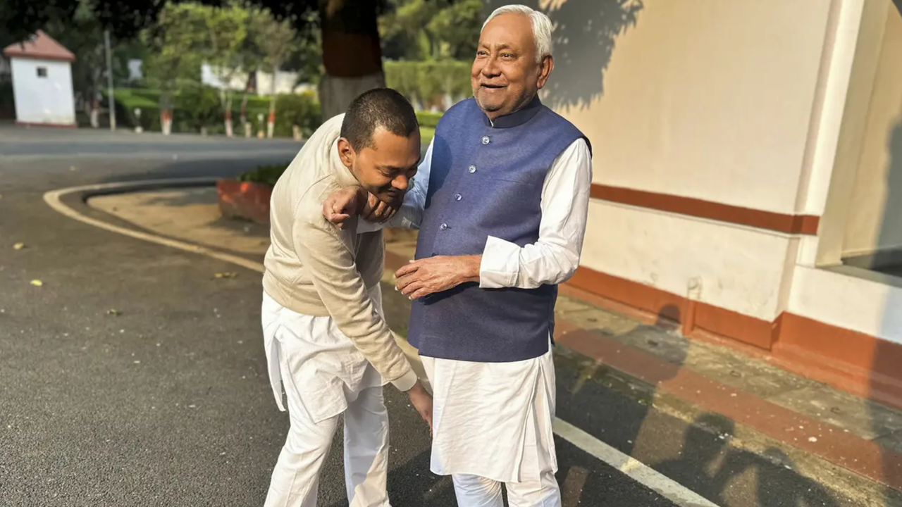 Why JD(U) workers went on a 12-hour hunger strike in Patna - a link to ...