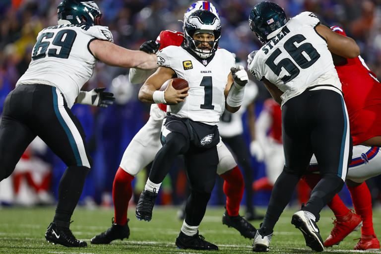 Eagles grades: Jalen Hurts is silenced in second half; Jalyx Hunt’s ...