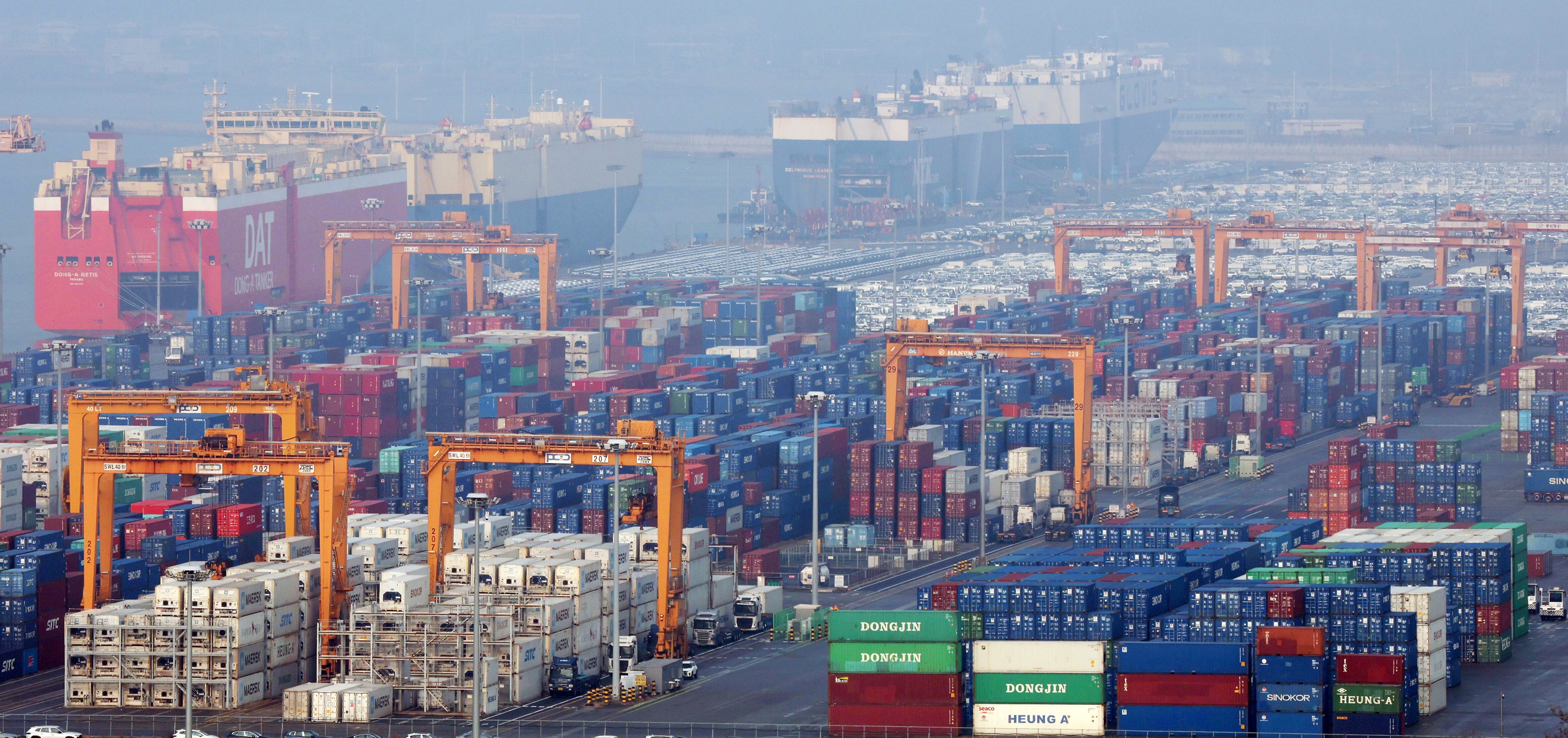 South Korea surpasses $700 billion export milestone, sixth globally