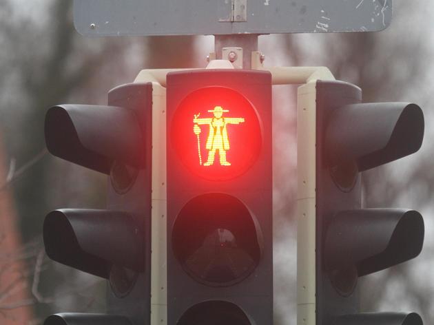 Die Ampelmännchen in Dachau tragen jetzt Tracht
