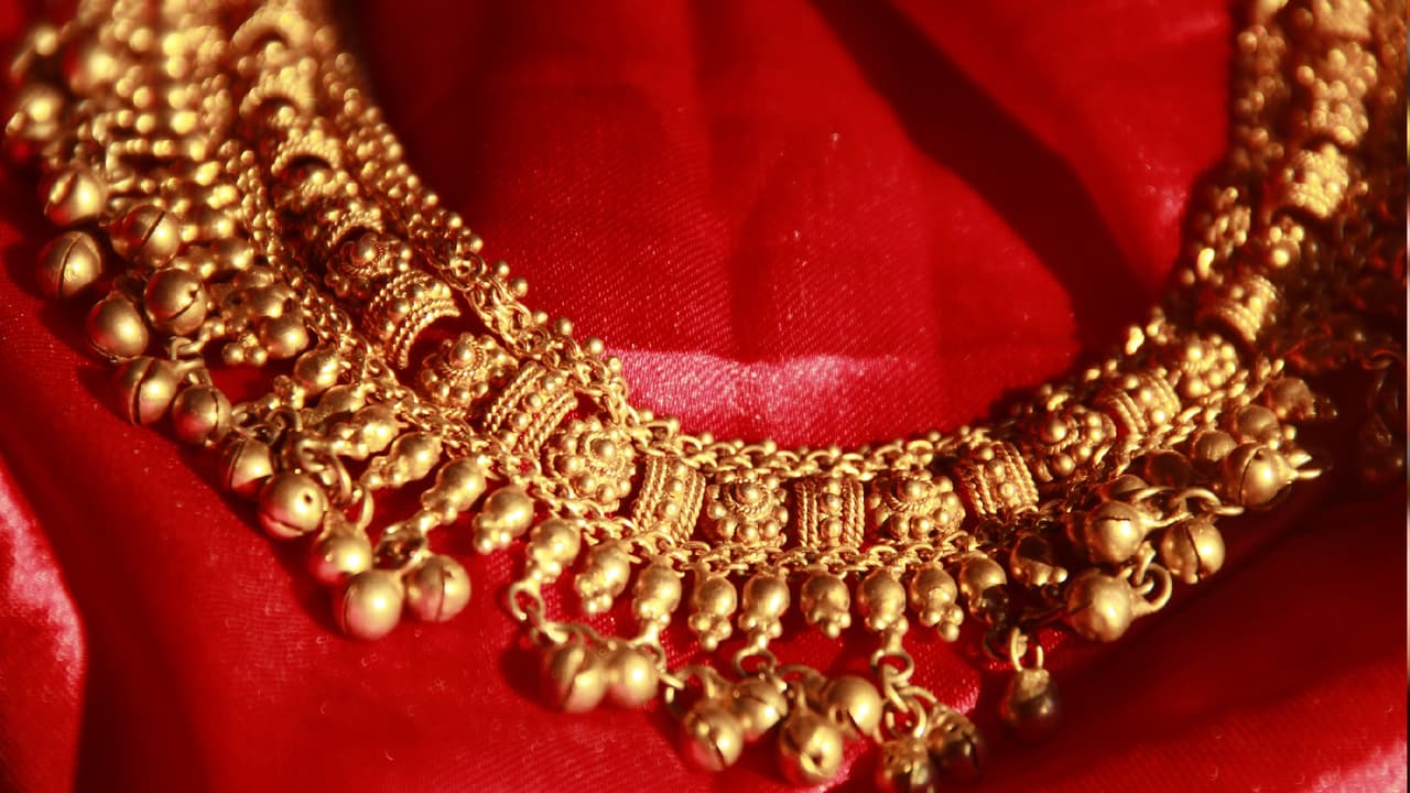 Gold price falls today on December 29: Check 22K, 24K rates in your city