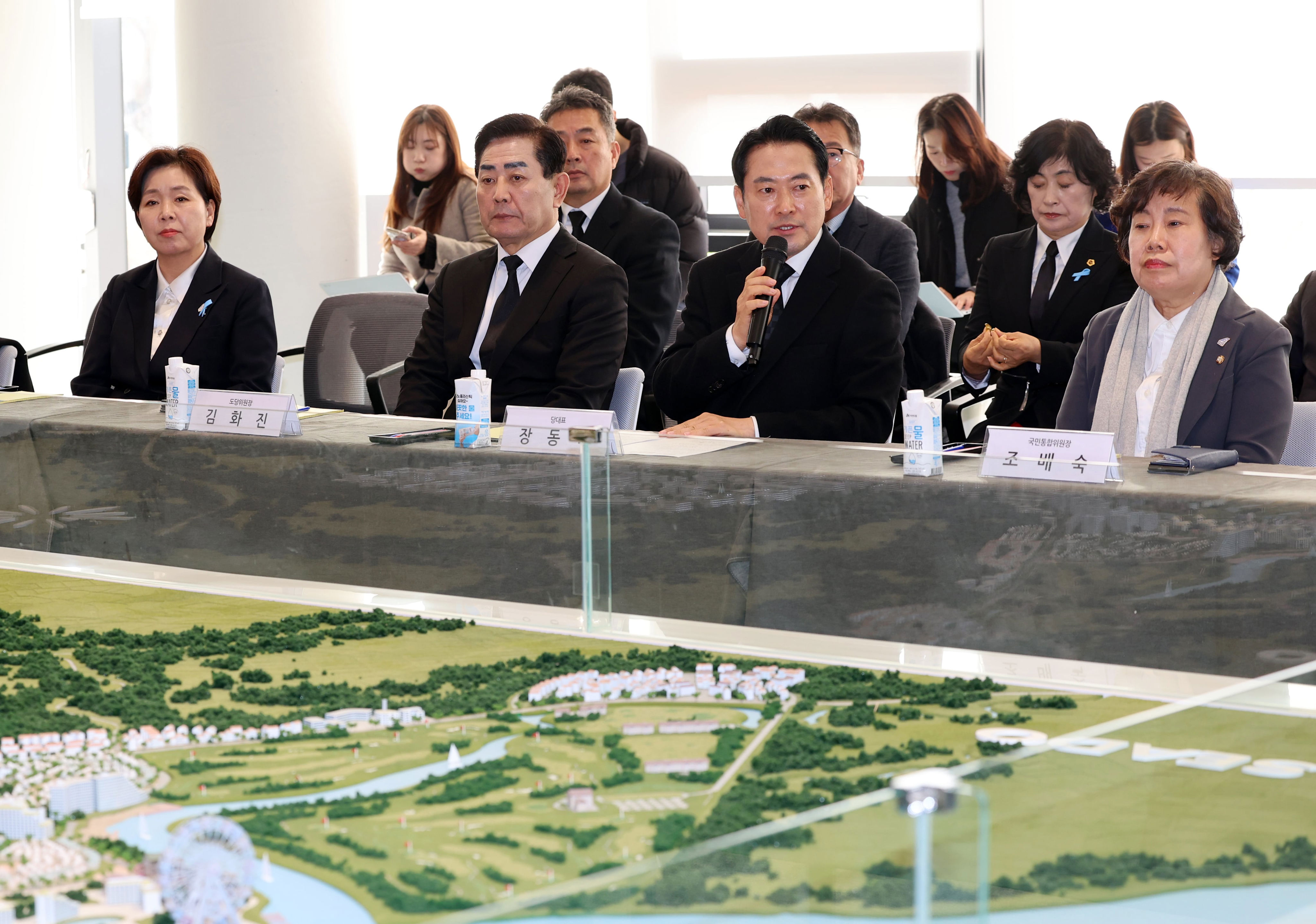 People Power Party leader calls for decisive action against party betrayal